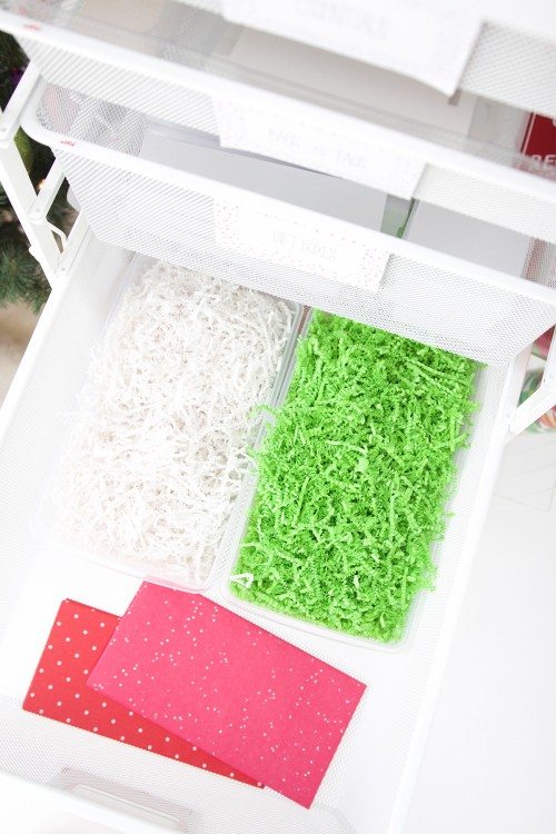 How to Gift Wrap your Holidays with elfa | Damask Love