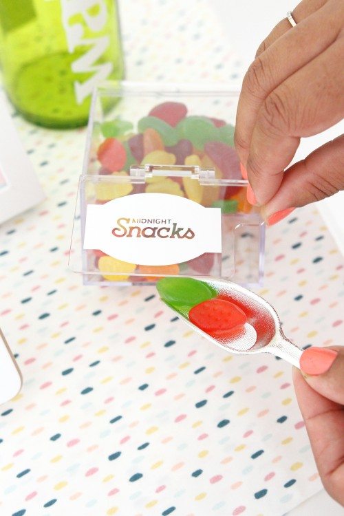 Get Organized with elfa: Guest Room Cart - Damask Love