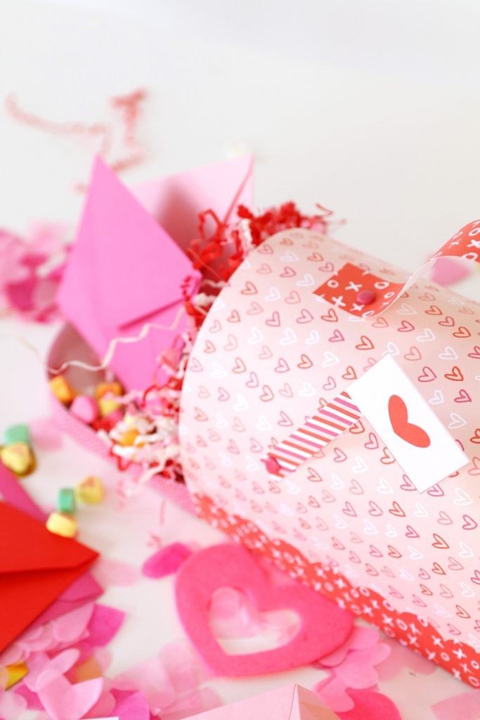 Printable Valentine's Day Mailbox - Damask Love