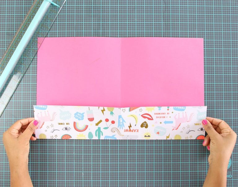 How to Make A Pocket Folder - Damask Love