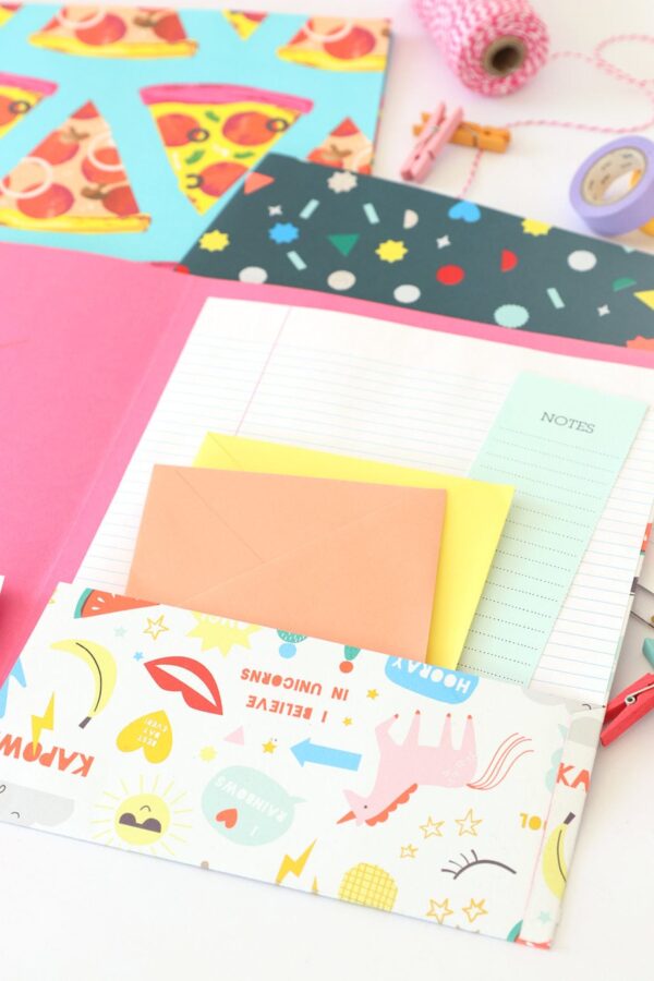 How to Make A Pocket Folder - Damask Love