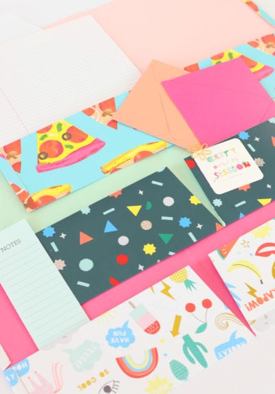 How to Make A Pocket Folder - Damask Love